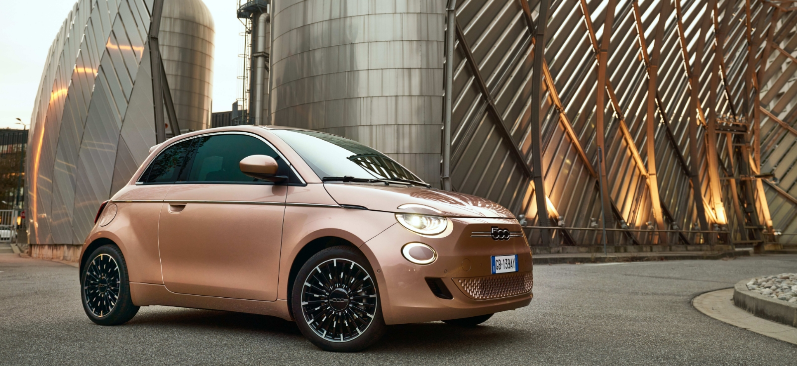 【2022年9月】FIAT 500eの値上げを実施【価格改定】 | Rioblog